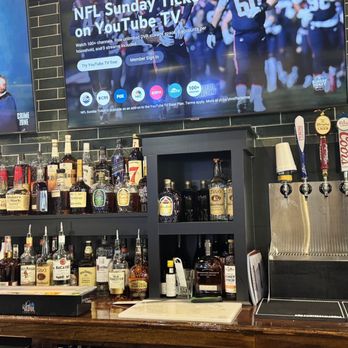 DIORIO’S PIZZA & PUB - Updated October 2025 - 44 Photos & 35 Reviews ...