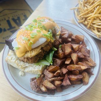 FAT’S FRIED CHICKEN & WAFFLES - Updated February 2025 - 1039 Photos ...