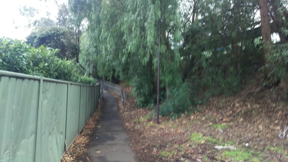 FLEMINGTON BRIDGE STATION - Racecourse Rd, North Melbourne Victoria ...