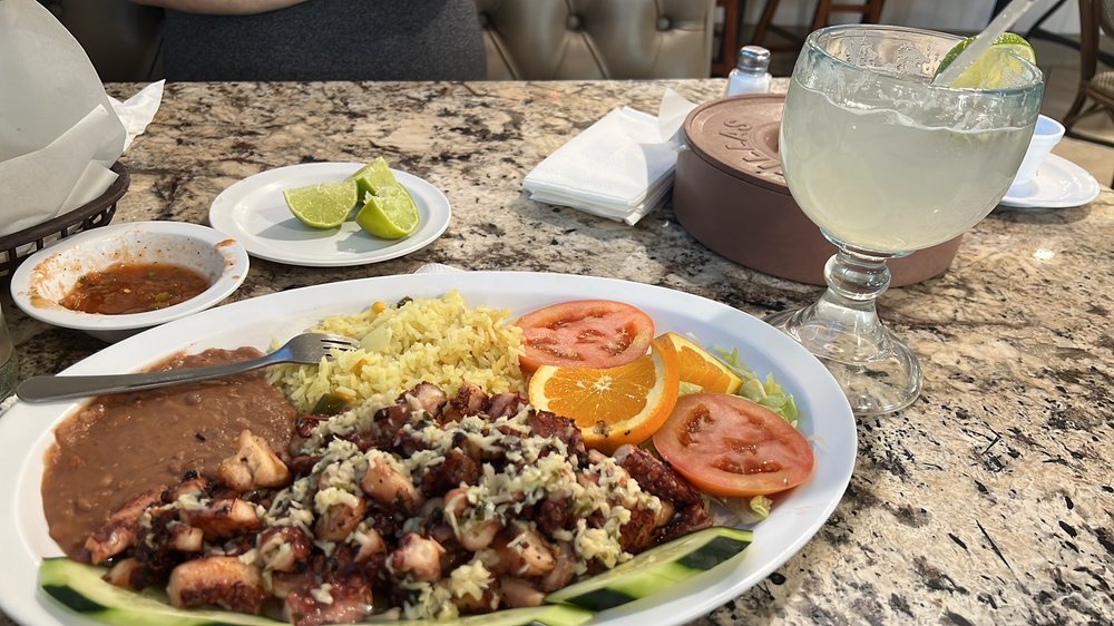MARISCOS MARTIN - 384 Photos & 358 Reviews - Mexican - 13430 Valley ...