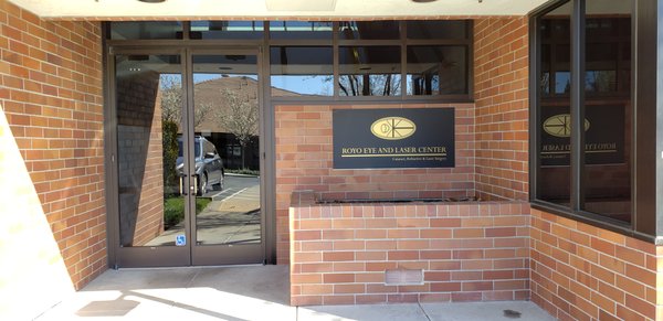 ROYO EYE & LASER CENTER MEDICAL GROUP - ROSEVILLE - Updated December ...