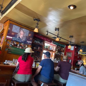 SLÁINTE IRISH PUB AND RESTAURANT - 313 Photos & 357 Reviews - 1700 ...