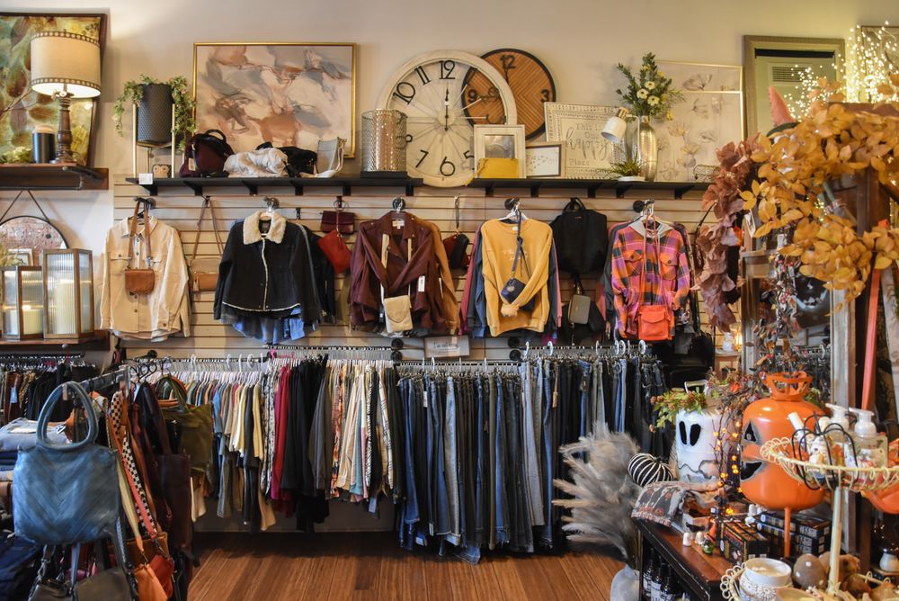 PAM’S FINAL TOUCH - Updated October 2025 - 12 Photos - 201 E State St ...