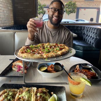 3RD BASE LA - 382 Photos & 456 Reviews - 1562 N Cahuenga Blvd, Los ...