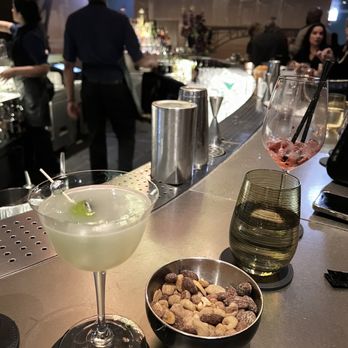 Z BAR - Updated June 2024 - 447 Photos & 202 Reviews - 108 E Superior ...