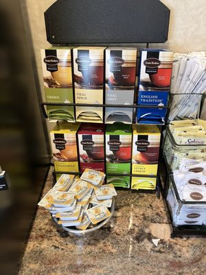 MAPLE TREE INN - Updated December 2025 - 182 Photos & 207 Reviews - 711 ...