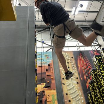 SENDER ONE CLIMBING & SENDER CITY - LOS ANGELES - Updated January 2025 ...