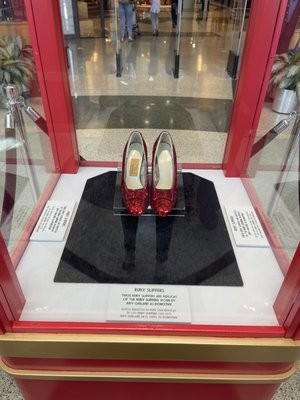 GAIL BORDEN LIBRARY - Updated November 2025 - 50 Photos & 47 Reviews ...