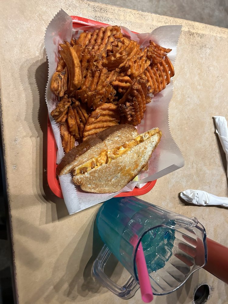 BACKSTREETS PUB & GRILL - Updated October 2025 - 36 Photos & 167 ...