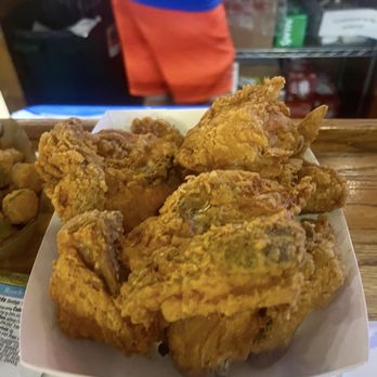 EISCHEN’S BAR - Updated May 2025 - 547 Photos & 406 Reviews - 109 S 2nd ...