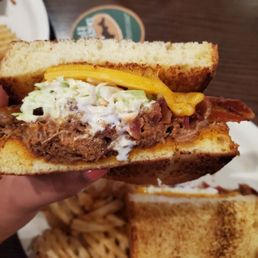 CLOVERLEAF TAVERN - Updated July 2024 - 1013 Photos & 1004 Reviews ...