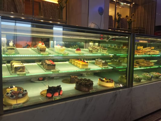 BAKERY - Updated December 2024 - Maxims Genting Hotel Lobby, Genting ...