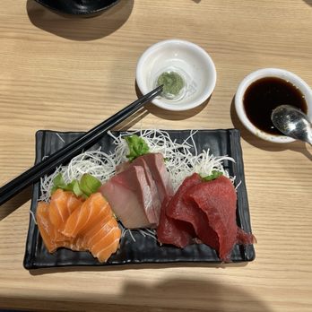 WAKA SAKURA SUSHI RESTAURANT - Updated May 2025 - 328 Photos & 97 ...