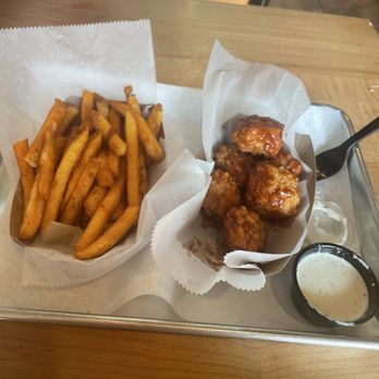 FIRE WINGS - Updated May 2025 - 979 Photos & 993 Reviews - 8785 Center ...