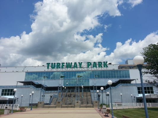 TURFWAY PARK RACING & GAMING - 31 Photos & 23 Reviews - Race Tracks ...