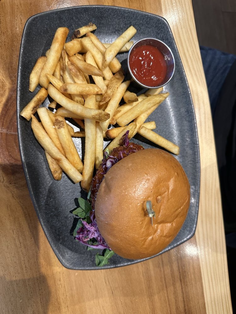 THE BOSS KITCHEN & BAR - Updated December 2025 - 40 Photos & 28 Reviews ...