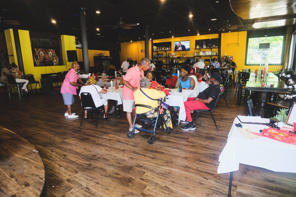 SMILES FROM THE KITCHEN - 1812 W Muhammad Ali Blvd, Louisville, KY - Yelp