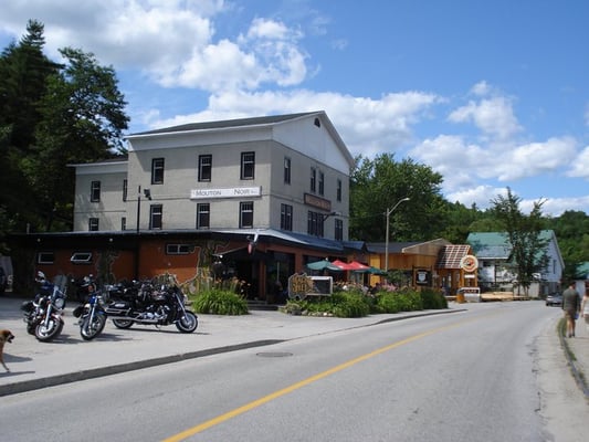 BLACK SHEEP INN - Updated December 2025 - 753 Chemin Riverside ...