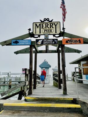 MERRY PIER - Updated February 2025 - 31 Photos - 801 Pass A Grille Way ...