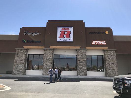 BIG R - Updated October 2025 - 1307 Warrior Way, SANTA ANA PUE, New ...