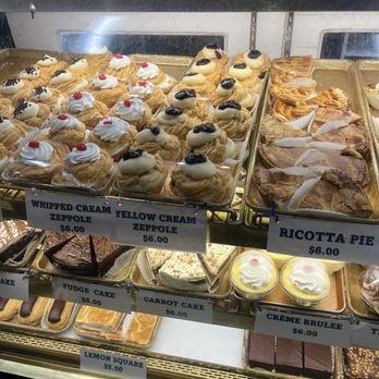 MIKE’S PASTRY - Updated April 2024 - 7574 Photos & 8870 Reviews - 300 ...