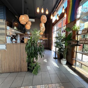 COFFEEHOLIC HOUSE - 1480 Photos & 722 Reviews - 3700 S Hudson St ...