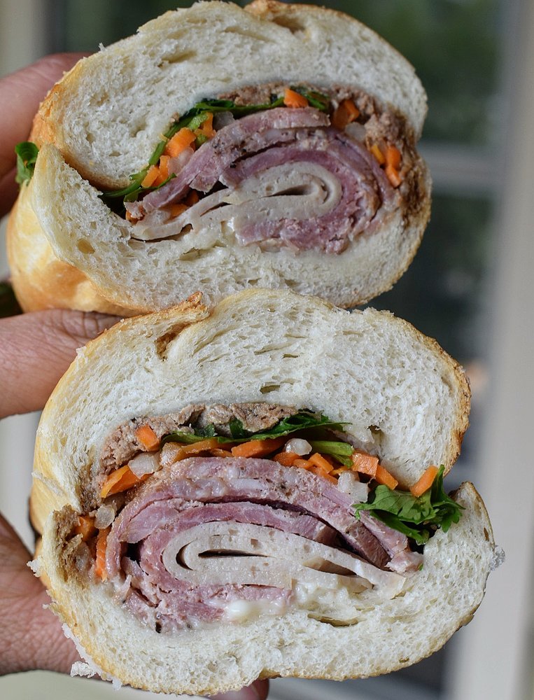 BANH MI CHE CALI BAKERY & RESTAURANT - Updated July 2024 - 177 Photos ...