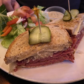 LOONS RESTAURANT & PUB - Updated October 2025 - 52 Photos & 47 Reviews ...