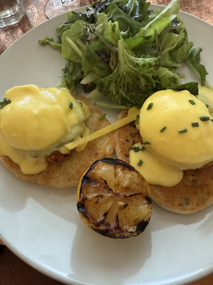 Lindsay At The Cornish Inn - Cheap - American - Updated June 2025 - 92 ...