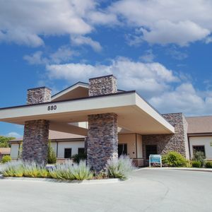 KOBACKER HOUSE-HOSPICE AT RIVERSIDE AND GRANT - Updated April 2025 - 26 ...