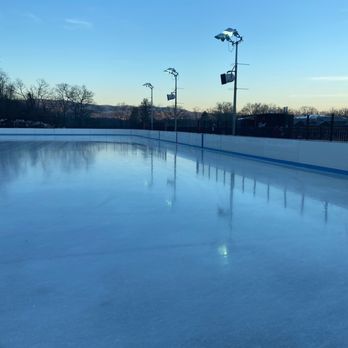 BEAR MOUNTAIN SKATING RINK - Updated October 2025 - 10 Photos - Bear ...