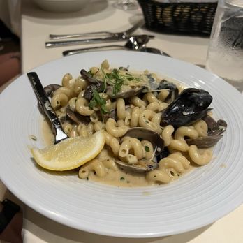 RUSTY PELICAN - Updated May 2025 - 2575 Photos & 2303 Reviews - 2735 W ...