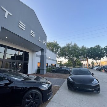 TESLA - Updated December 2025 - 68 Photos & 88 Reviews - 100 S Lake ...