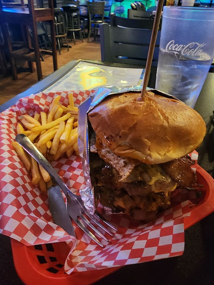 SHORE DOGS GRILL - Updated July 2025 - 120 Photos & 86 Reviews - 8100 ...