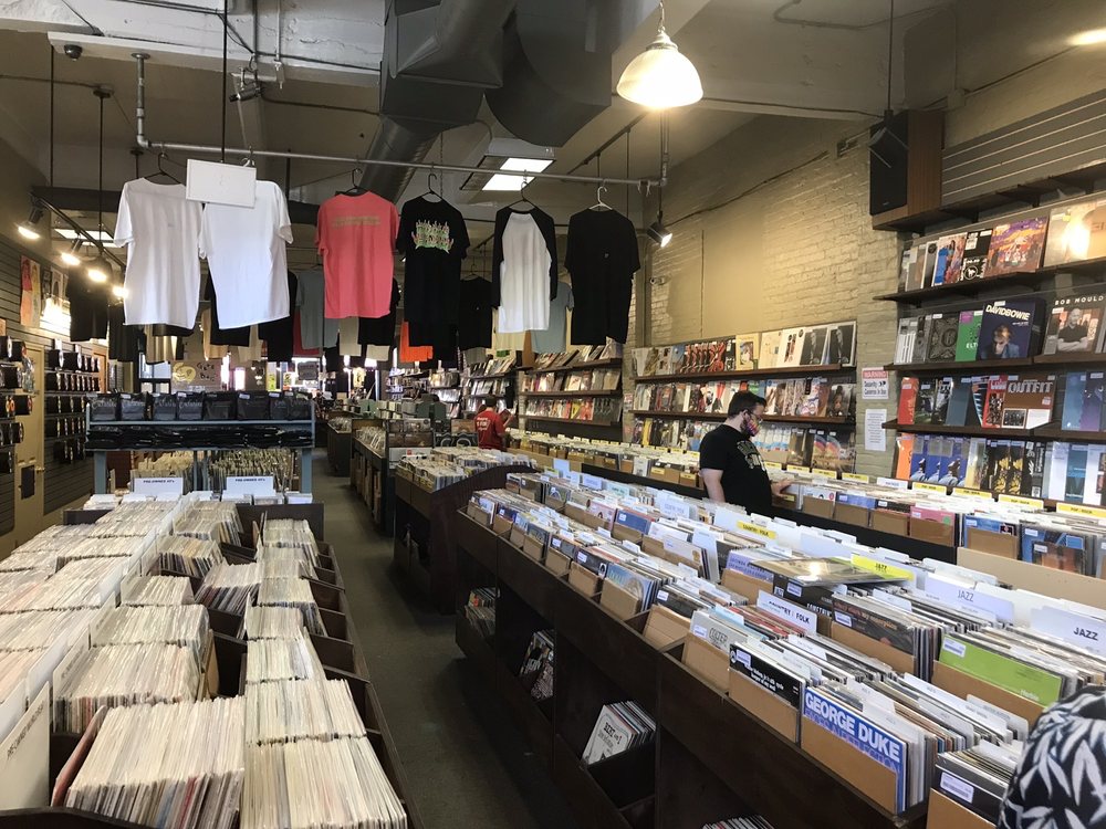 LILLIPUT RECORDS - 12 Photos & 25 Reviews - 1669 N Farwell Ave ...