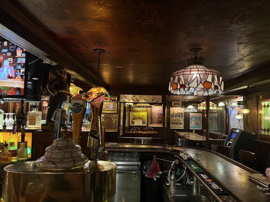 THE IRISH PUB - Updated January 2026 - 390 Photos & 477 Reviews - 164 ...