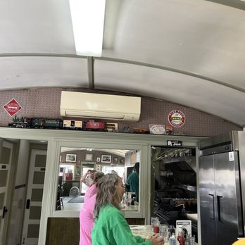 QUAKER DINER - Updated January 2026 - 143 Photos & 164 Reviews - 319 ...