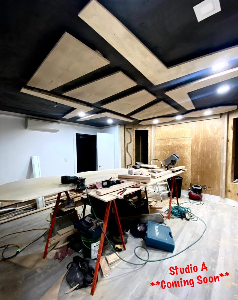 STUDIO 17 - Updated May 2026 - Request Information - 12 Photos - 904 ...