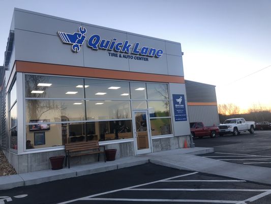 QUICK LANE TIRE & AUTO CENTER - Updated October 2025 - 41 Photos - 12821 State Route 21, De Soto ...