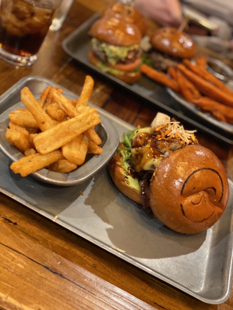 SAMMY’S CRAFT BURGERS & BEER - Updated December 2024 - 487 Photos & 637 ...