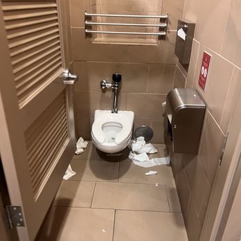 OUTLETS AT TEJON - Updated November 2025 - 543 Photos & 311 Reviews ...