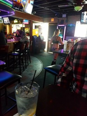 3 NICKS SCOREBOARD - 81 Photos & 20 Reviews - Sports Bars - 18713 Van ...