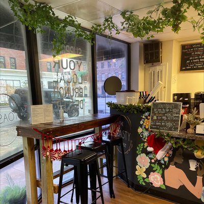 THE TOASTY HOT SPOT - Updated May 2025 - 92 Photos & 59 Reviews - 2002 ...