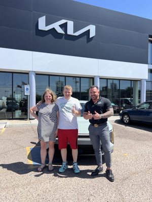 CAMELBACK KIA - Updated January 2026 - 46 Photos & 404 Reviews - 1450 E ...