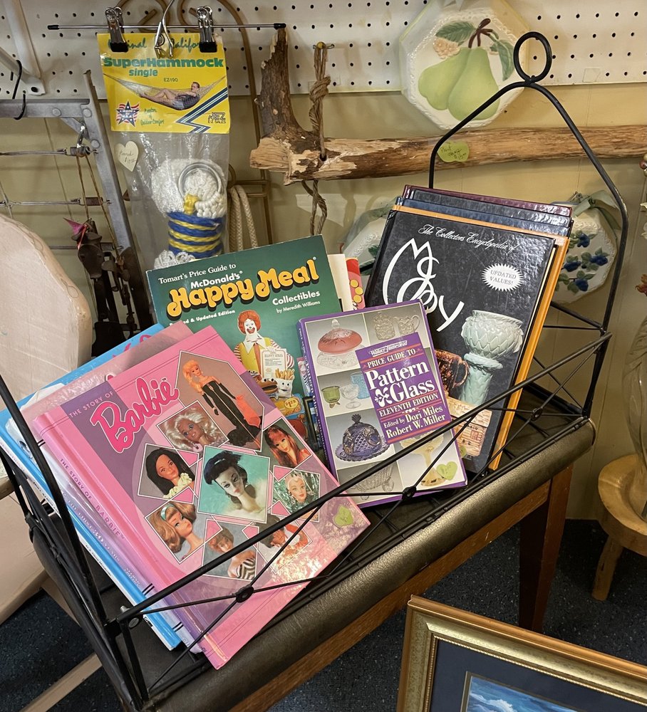 MAIN STREET POP-UP - Updated November 2025 - 32 Photos - 110 W Main St ...