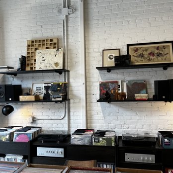 COMMON WAVE HI-FI - Updated December 2025 - 57 Photos & 47 Reviews ...