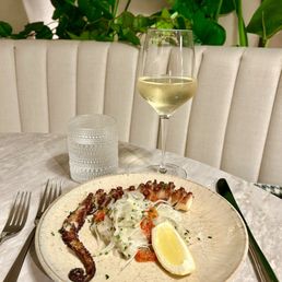 AMAVI RESTAURANT - Updated October 2025 - 147 Photos & 45 Reviews - 4 E ...