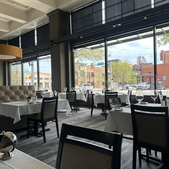 BROADWAY 10 BAR & CHOPHOUSE - Updated July 2024 - 731 Photos & 394 ...