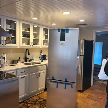 Goedeker's appliance store store