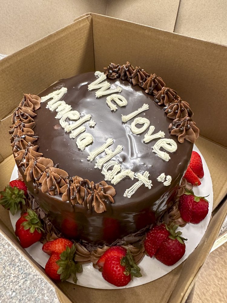 PIECE OF CAKE - Updated May 2026 - 12 Reviews - 34 S Hill Dr, Essex ...